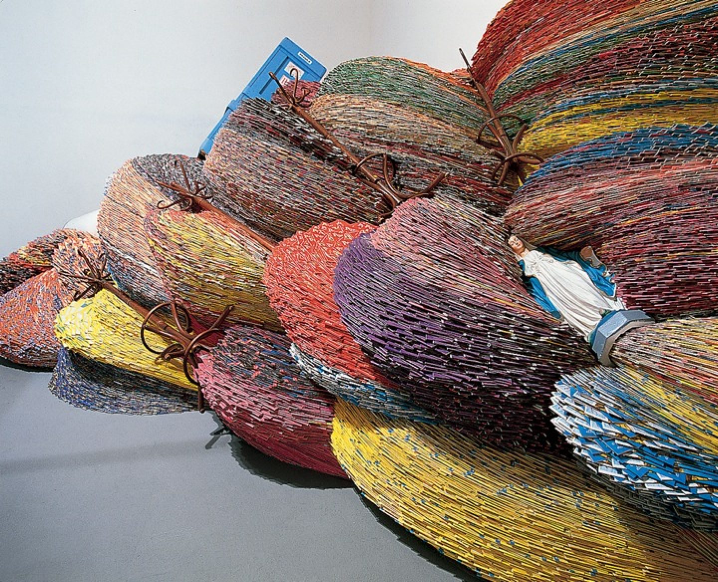 Magazine Sculptures - IGNANT