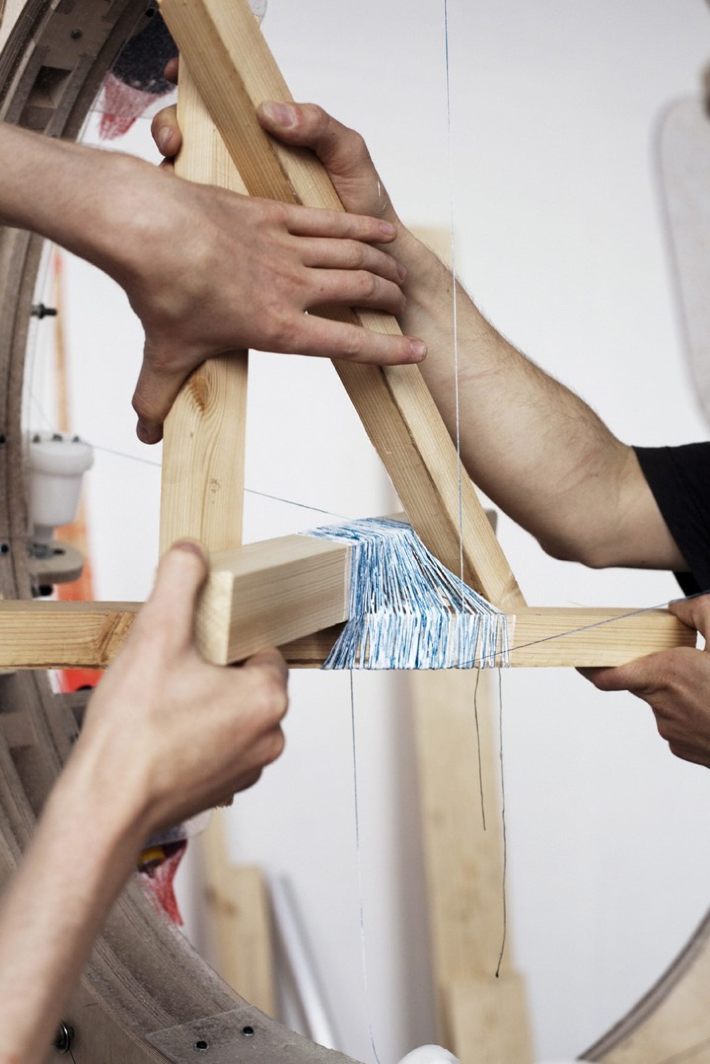 Thread Wrapping Machine - IGNANT