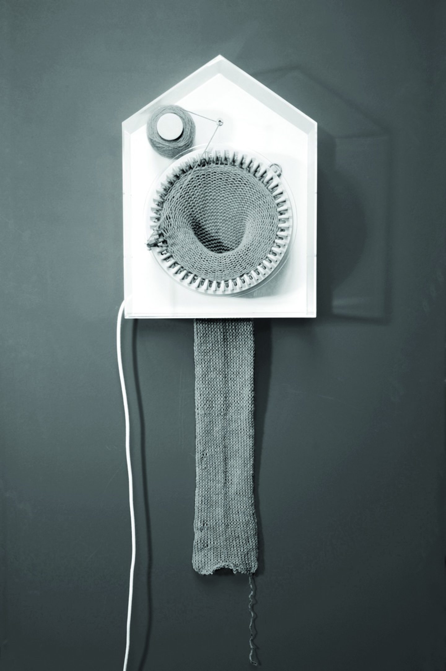 Knitting Clock - IGNANT