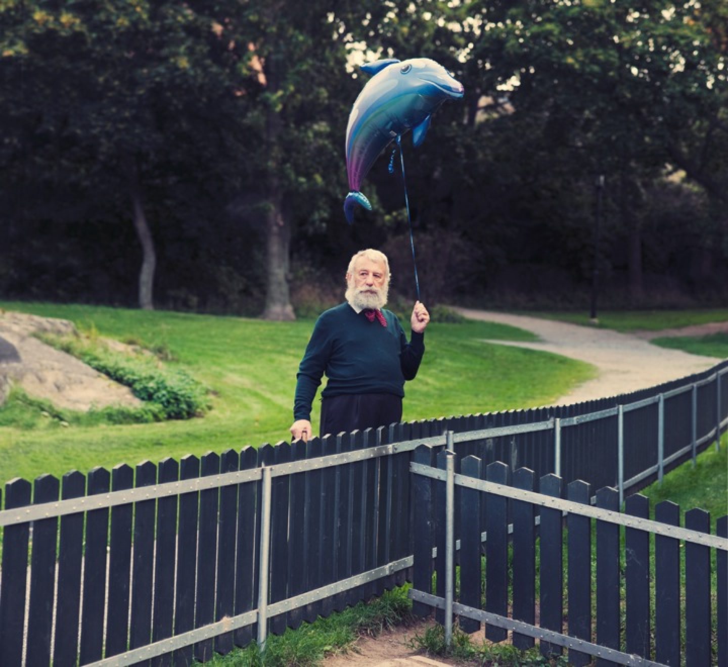 Balloon man’s last walk - IGNANT