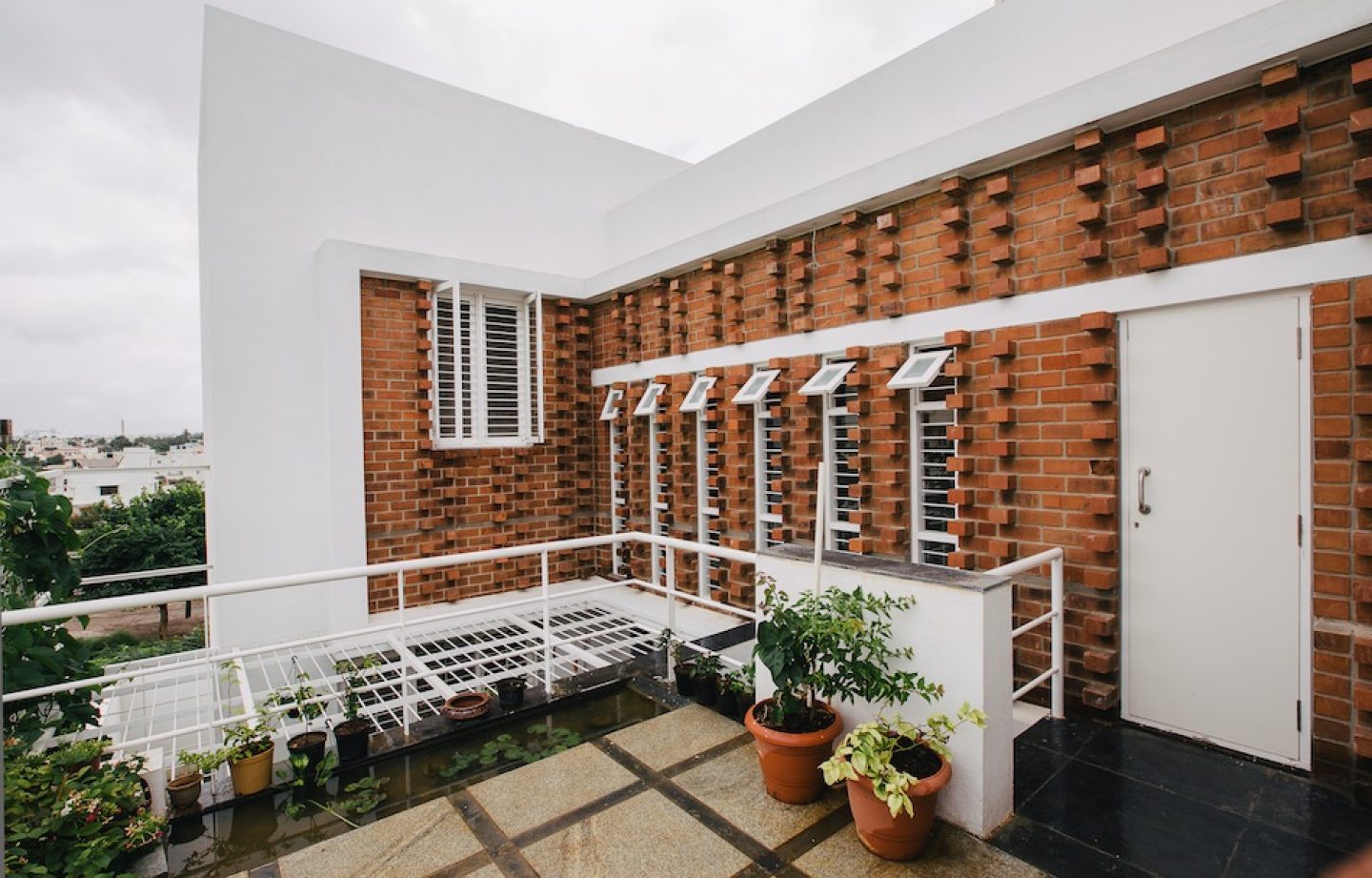 Lateral House by Gaurav Roy Choudhury - IGNANT