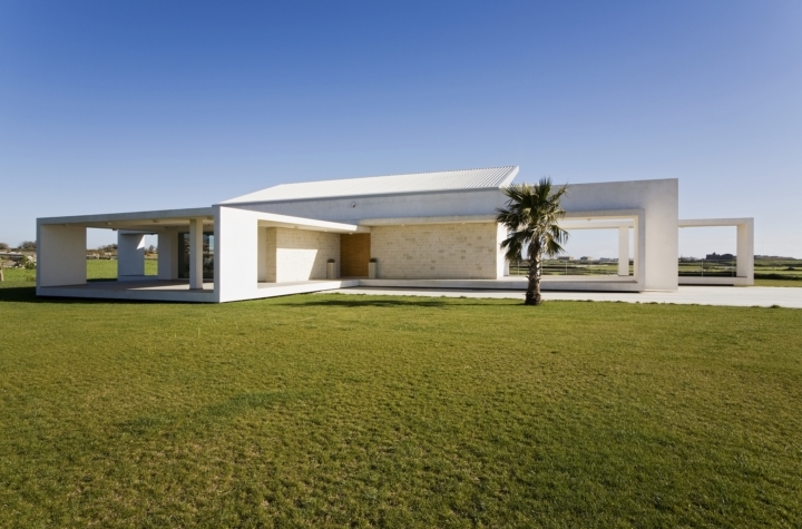 Villa T by Architrend Architecture - IGNANT