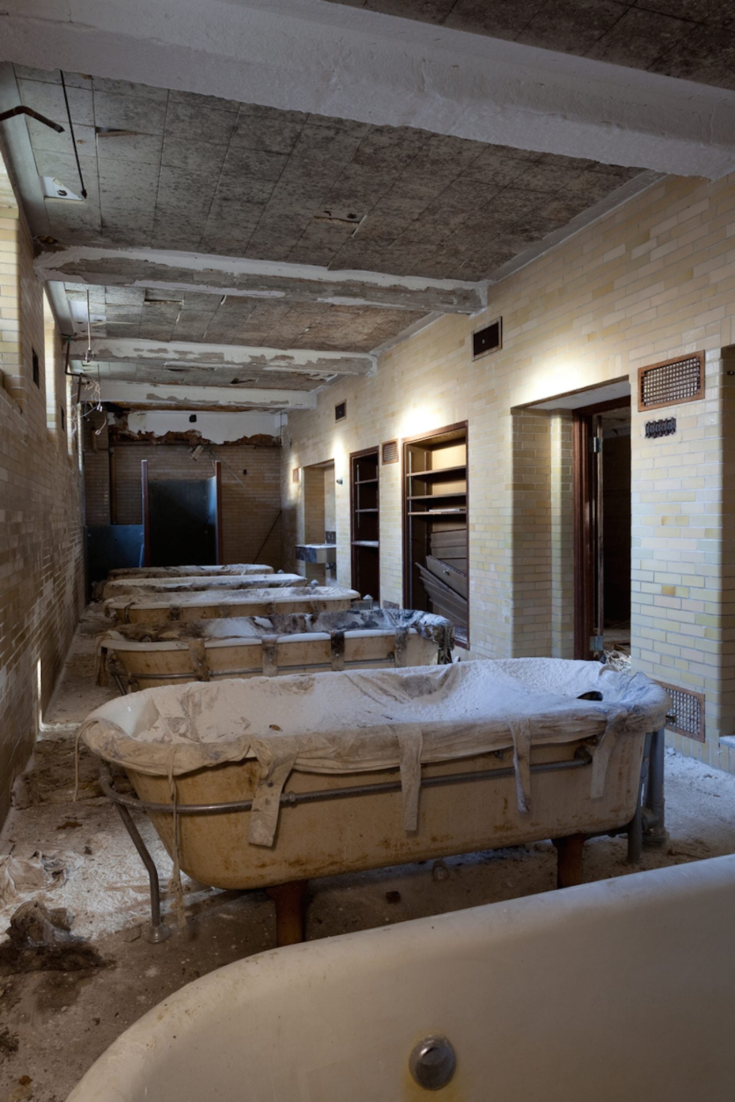 American Asylums by Jeremy Harris - IGNANT