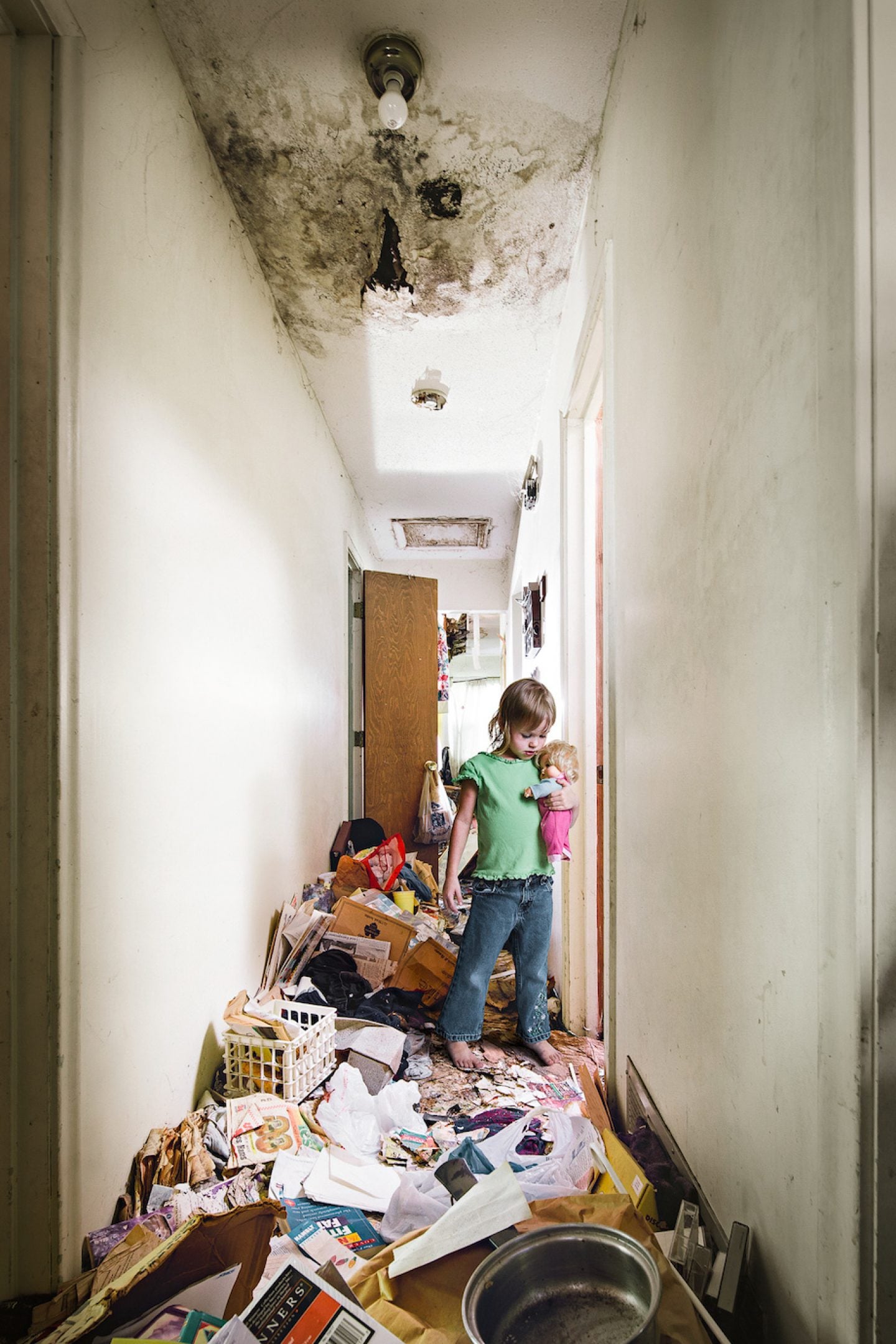 Geoff Johnson Shows What It's Like For A Child To Live With A Hoarder ...