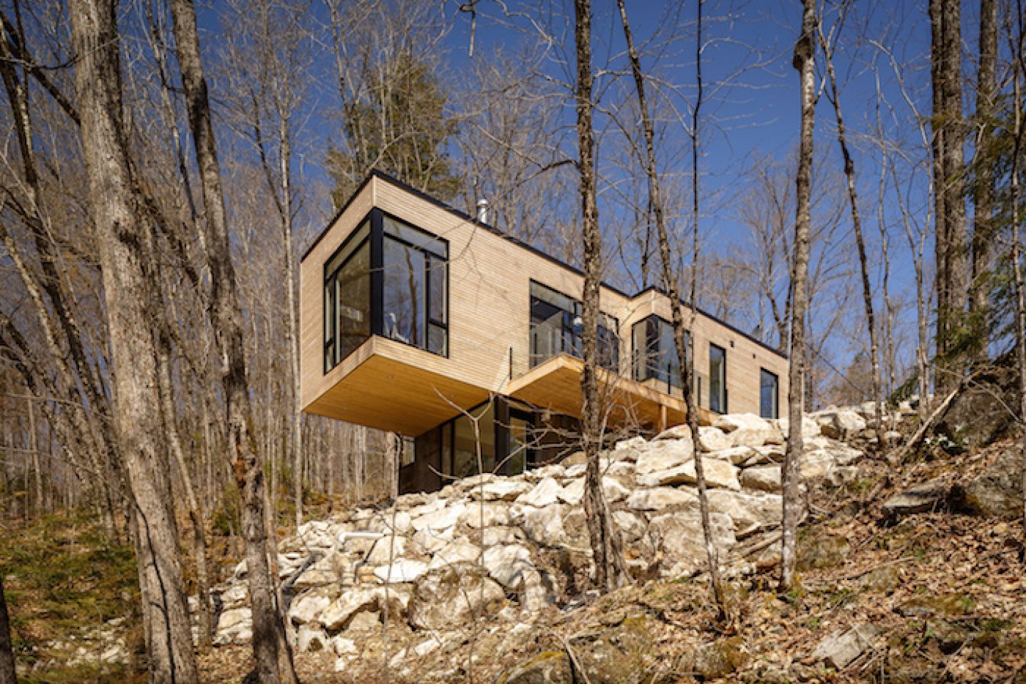 The Family Cottage That Hangs Over A Cliff By Christopher Simmonds - IGNANT
