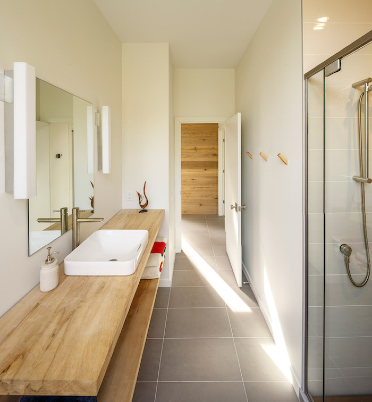 The Family Cottage That Hangs Over A Cliff By Christopher Simmonds - IGNANT