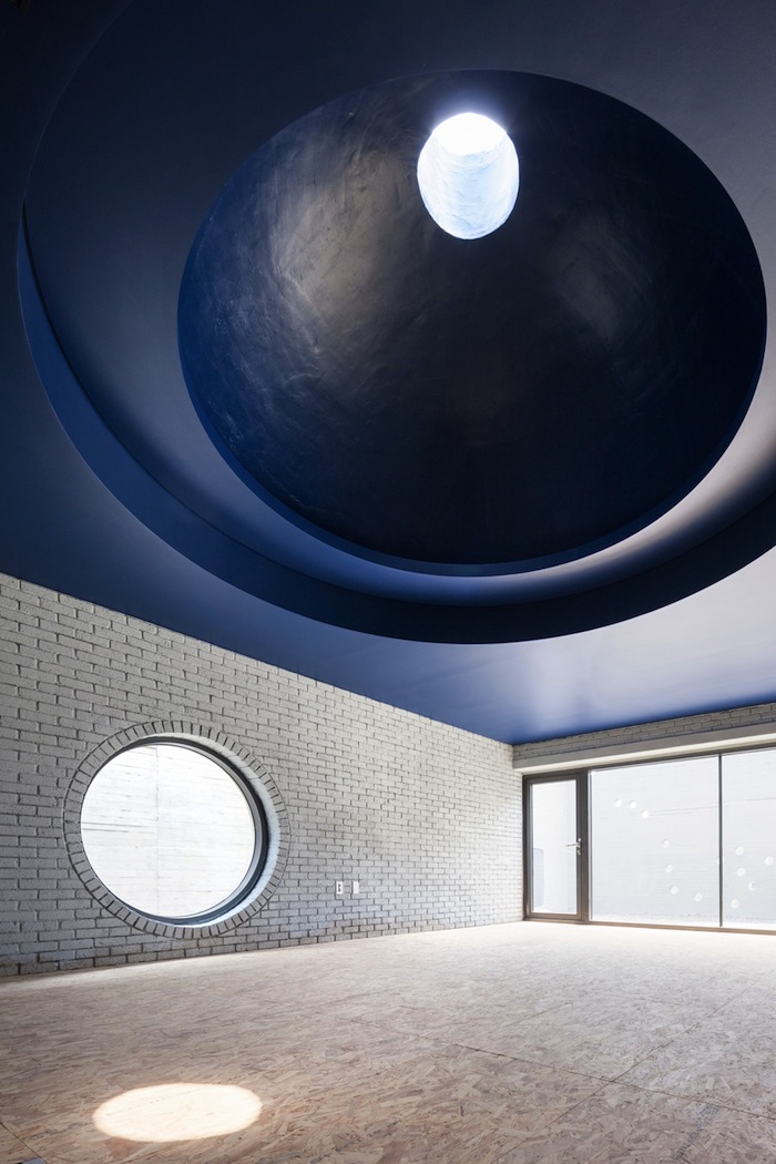 A Quirky Moon-Shaped Building By Moon Hoon Architects - IGNANT