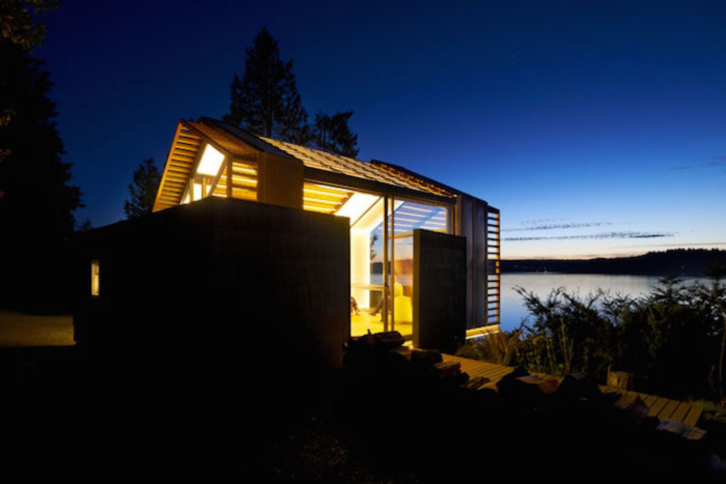 A Glowing Garage-Turned-Cabin By Studio Graypants - IGNANT