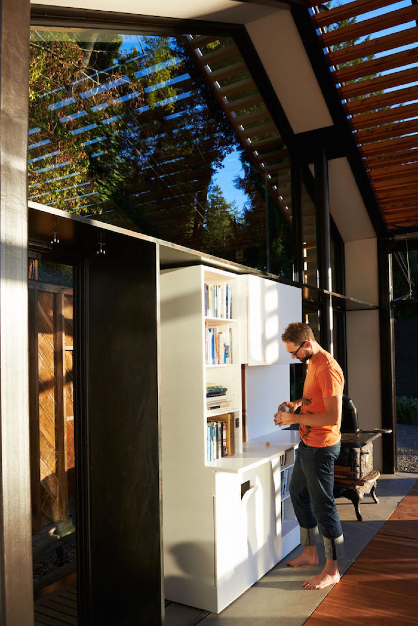 A Glowing Garage-Turned-Cabin By Studio Graypants - IGNANT