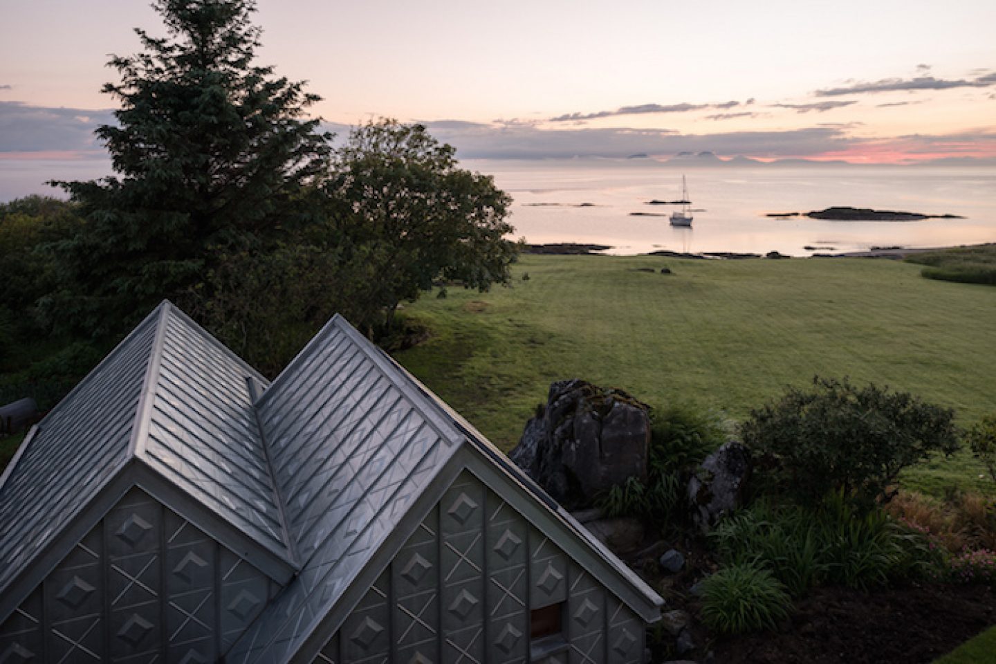 A Spiky Artist Studio At The Scottish Seaside By Studio Weave - IGNANT