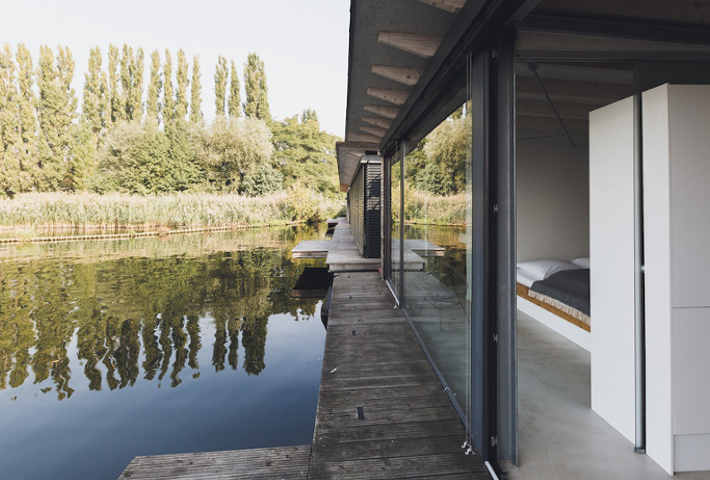 Modern Houseboat · Berlin, Germany - IGNANT