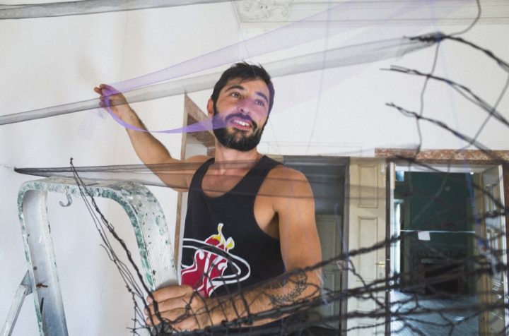 Intricate Wire Sculptures By David Oliveira - IGNANT