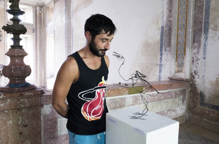 Intricate Wire Sculptures By David Oliveira - IGNANT