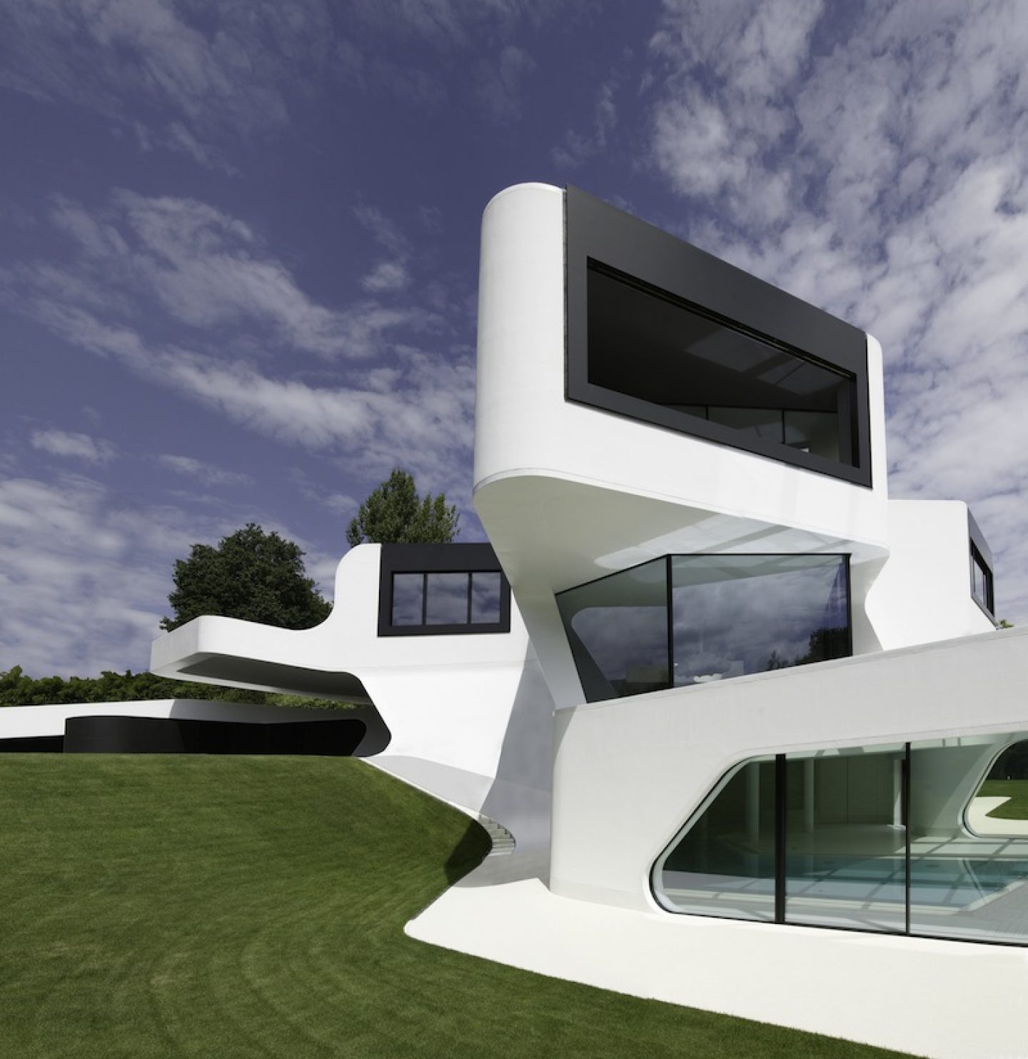 A Futuristic Villa By J. Mayer H. Architects - IGNANT