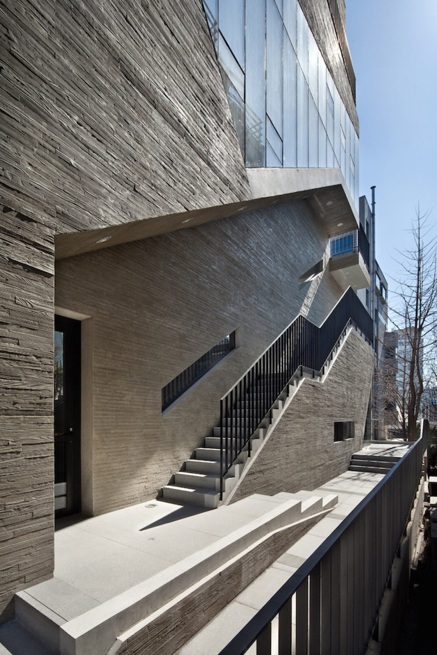 A Lopsided Tower Block in Seoul - IGNANT
