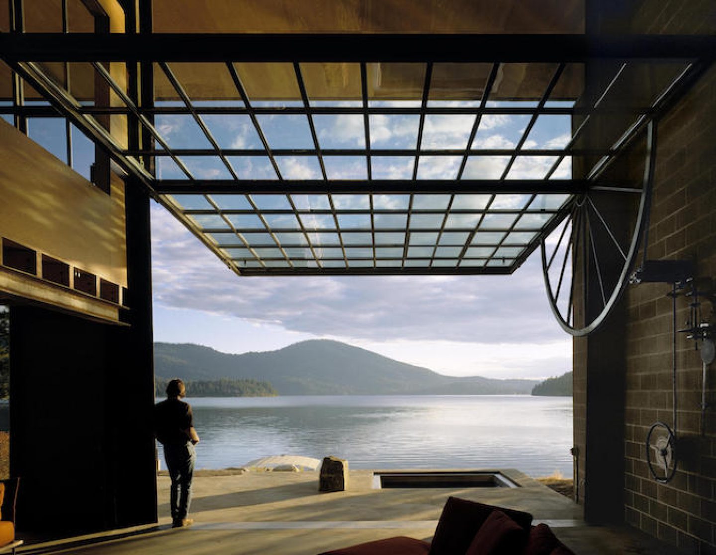 A Boxy Lakeside Cabin By Olson Kundig - IGNANT