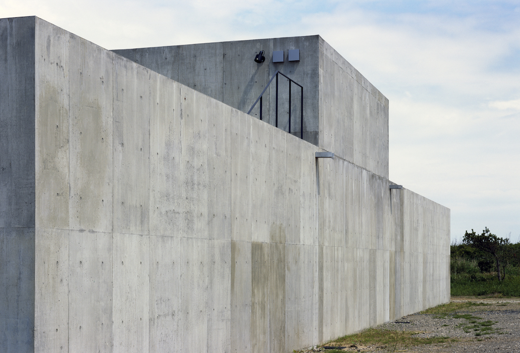 A Photographer's Weekend House By General Design - IGNANT