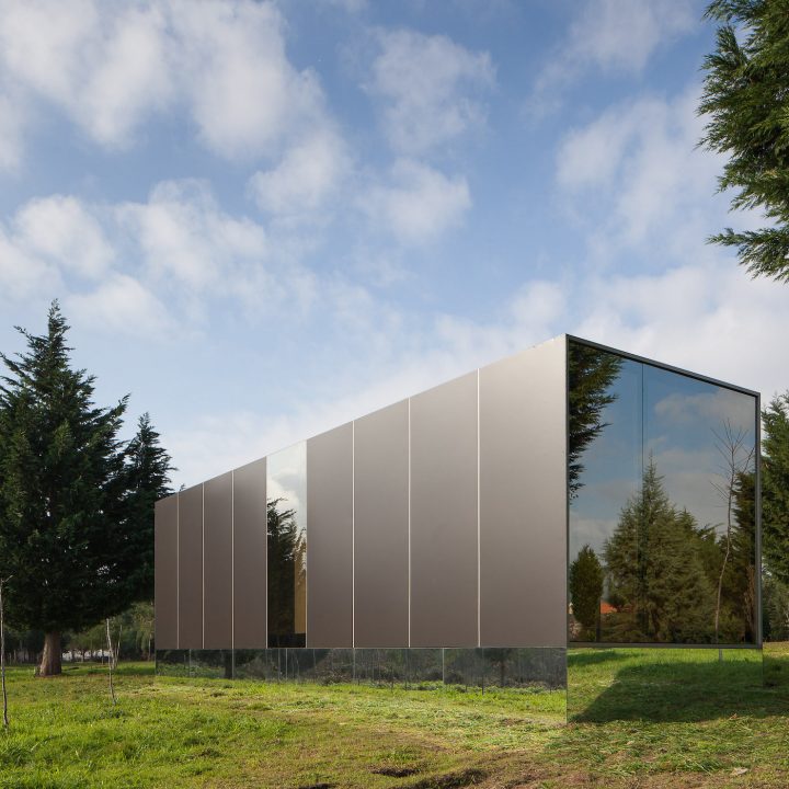 An Art-Inspired Modular Cabin By MIMA Housing - IGNANT