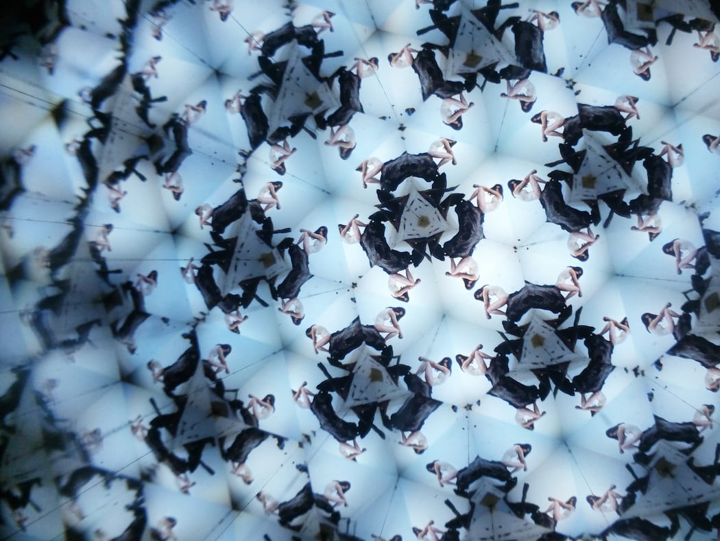 Mesmerizing Kaleidoscope Photographs By Laura Zalenga - IGNANT