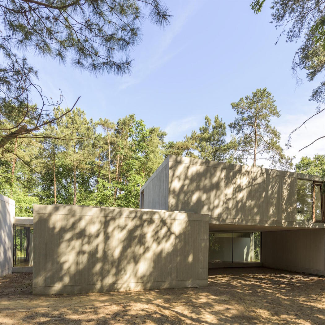 An Indoor-Outdoor Concrete Family Home - IGNANT