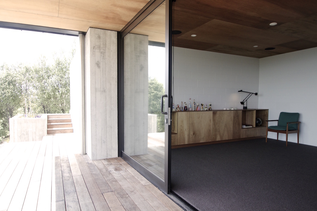 A Black Zinc House Overlooking New Zealand's Southern Alps - IGNANT