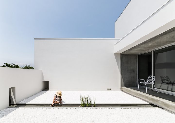 A House With A Minimal Courtyard - IGNANT