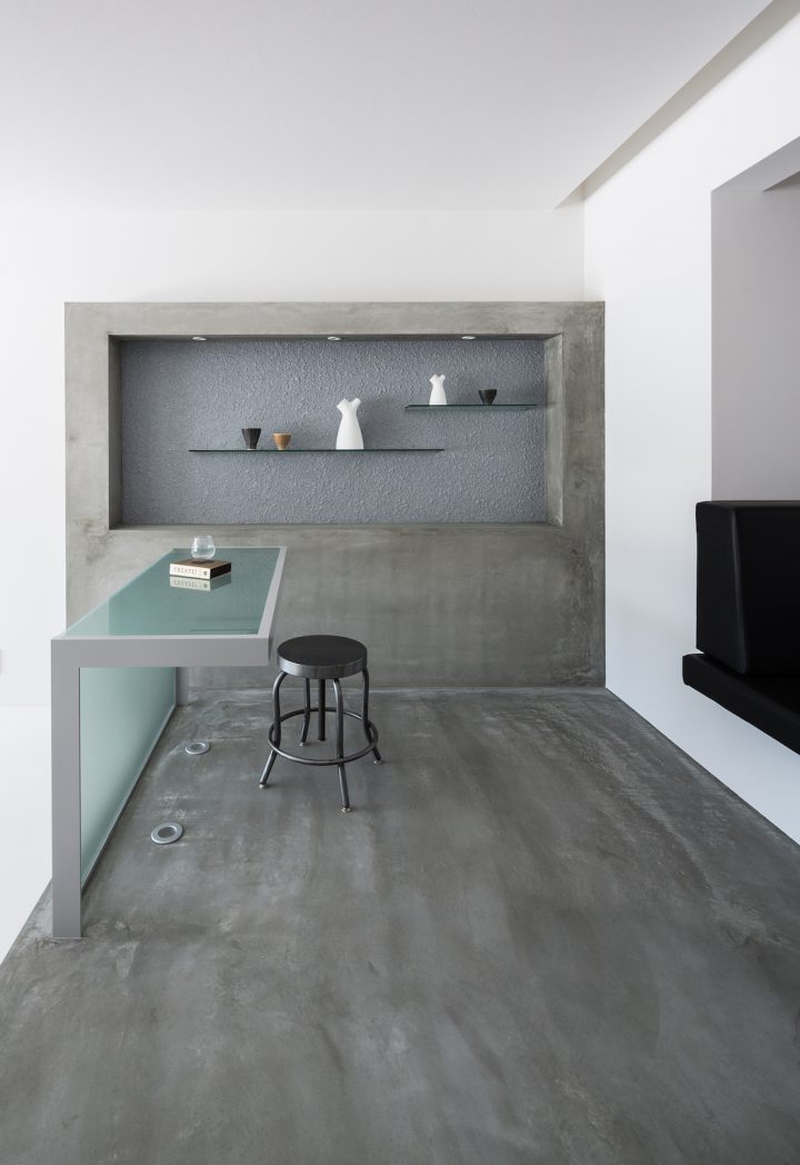 A House With A Minimal Courtyard - IGNANT