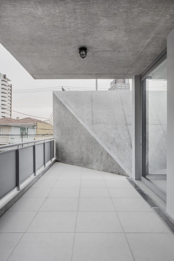 A Concrete Car Workshop In São Paulo - IGNANT