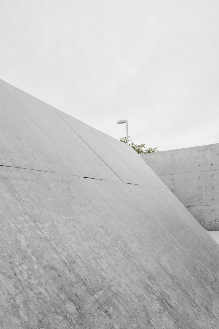 A Concrete Car Workshop In São Paulo - IGNANT