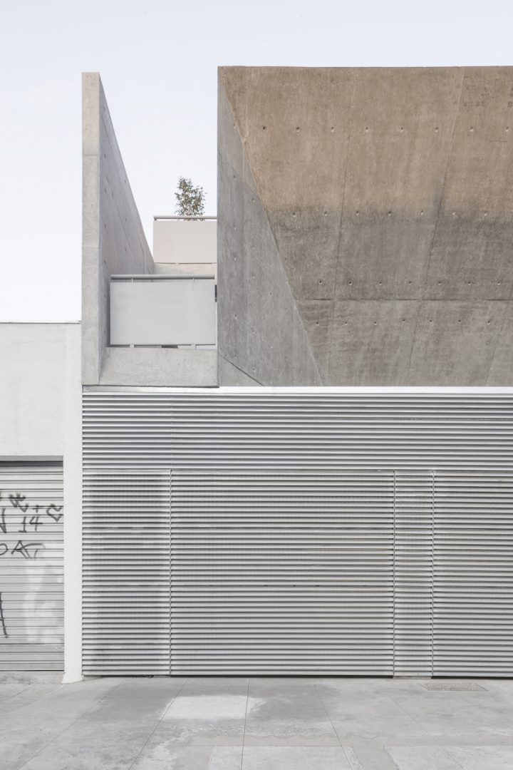 A Concrete Car Workshop In São Paulo - IGNANT