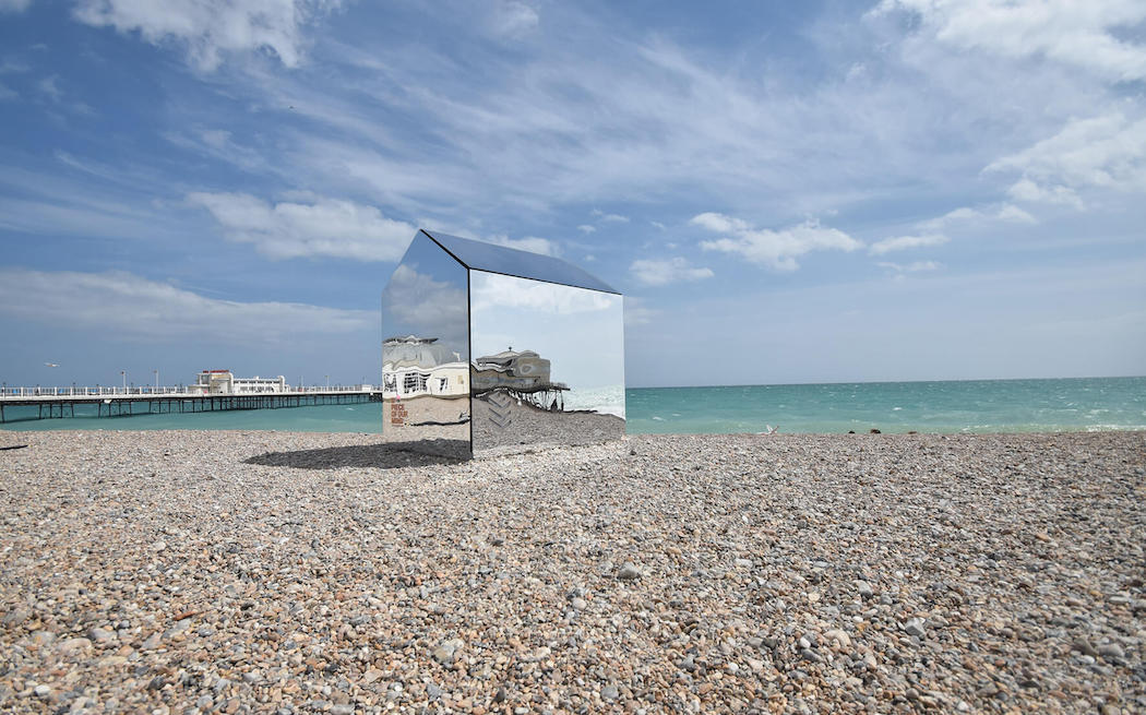 A Mirrored Take On The Classic Beach Hut - IGNANT