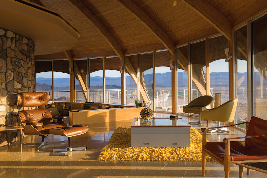 A Dome Shaped House In The Middle Of The Desert - IGNANT