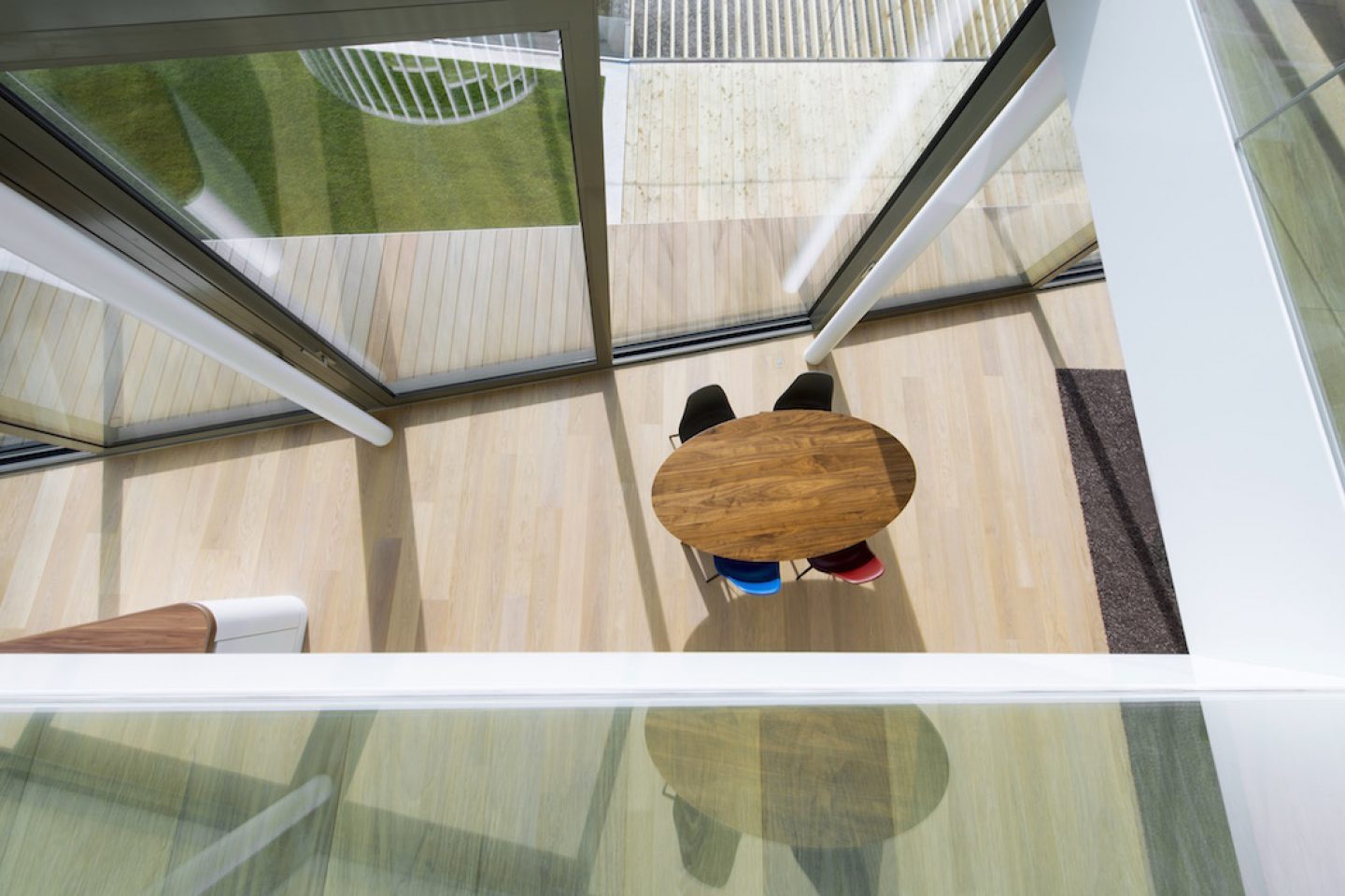 The Unique Glass-walled Flexhouse At Lake Zurich - IGNANT