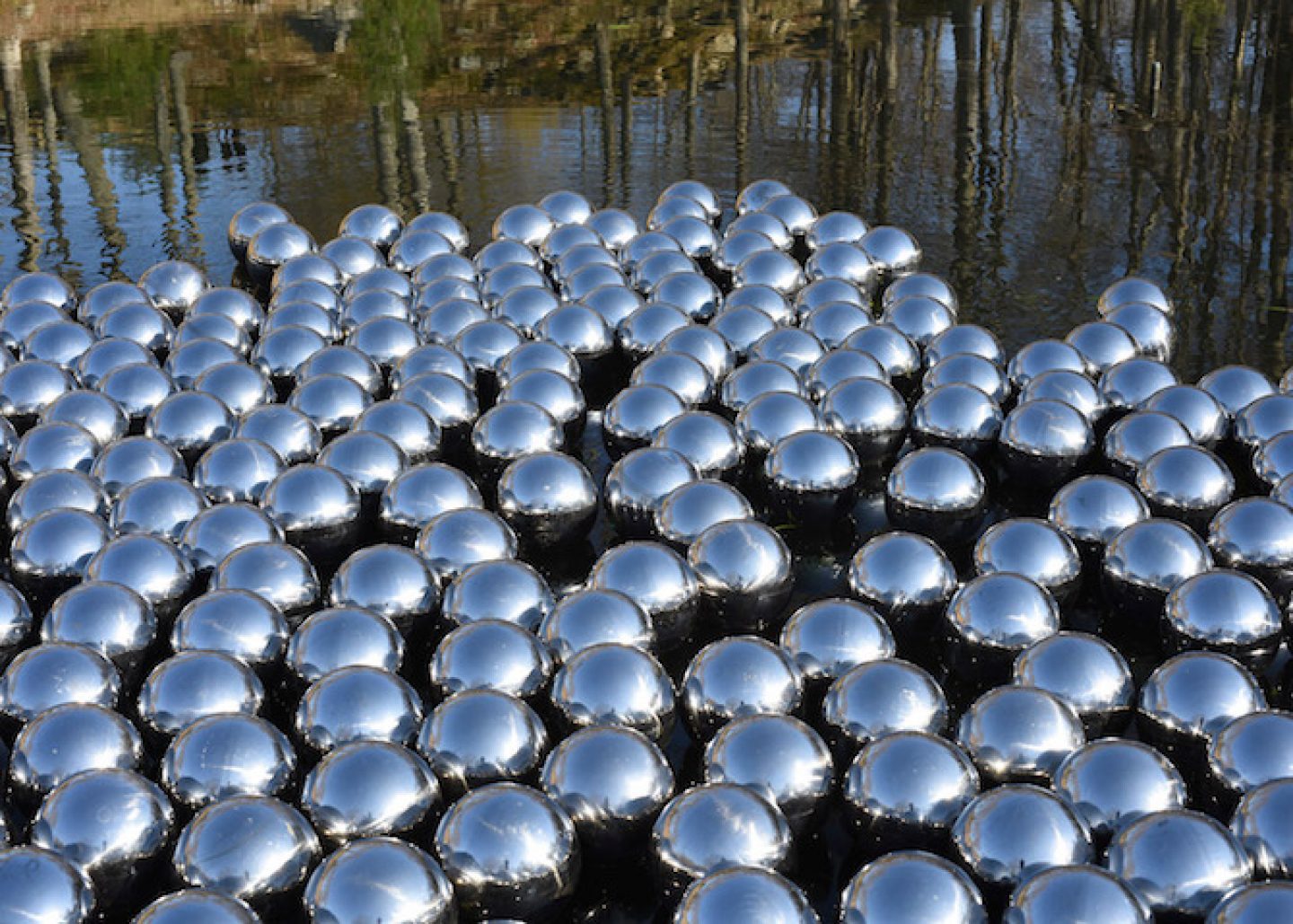 Yayoi Kusama’s 1300 Floating Steel Balls - IGNANT