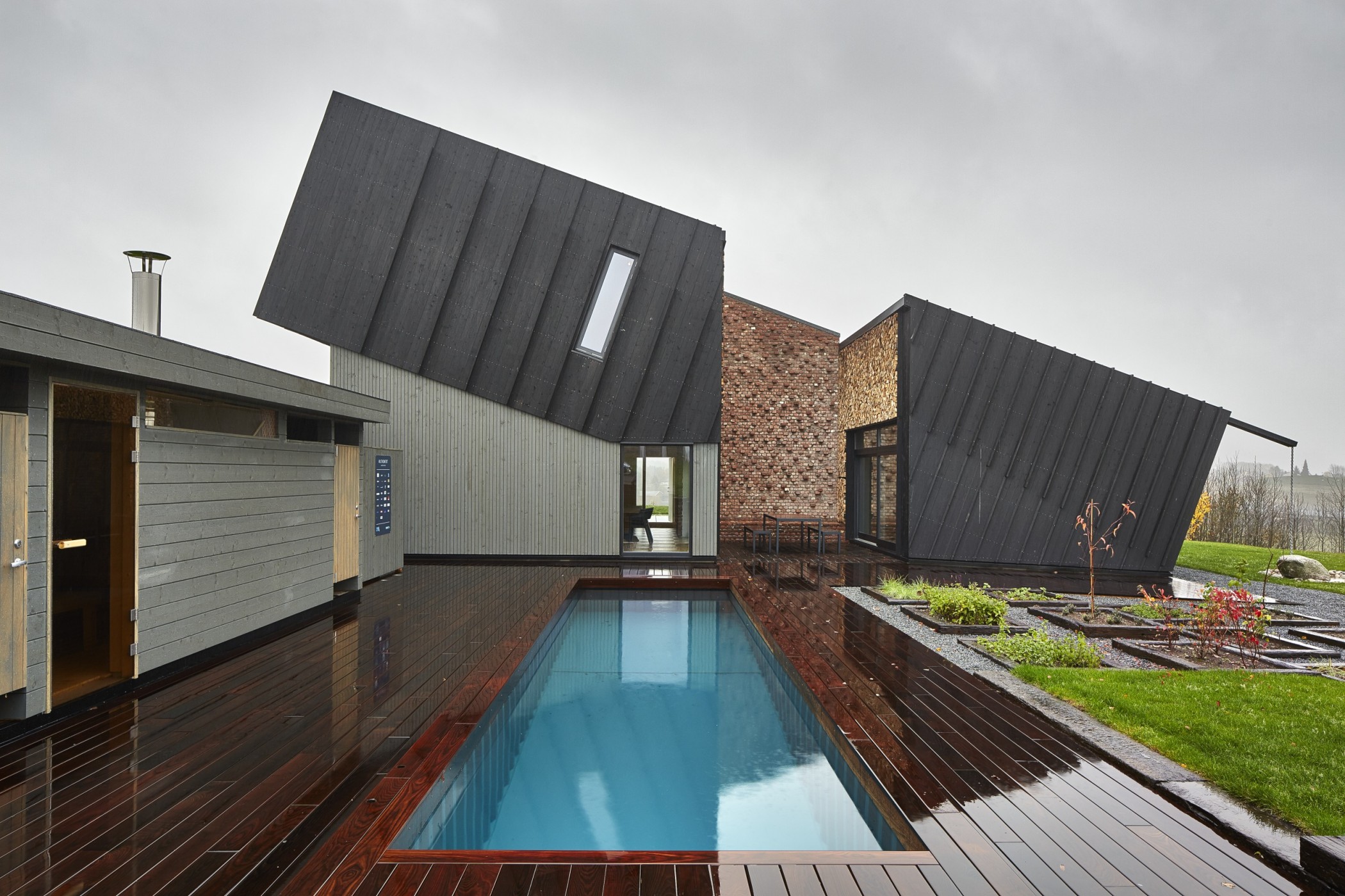 Snøhetta Designs A House With Solar Panels - IGNANT