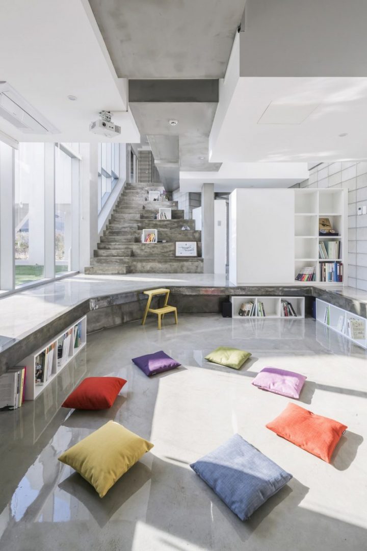 Iroje KHM Designs A Unique Pilot's House - IGNANT