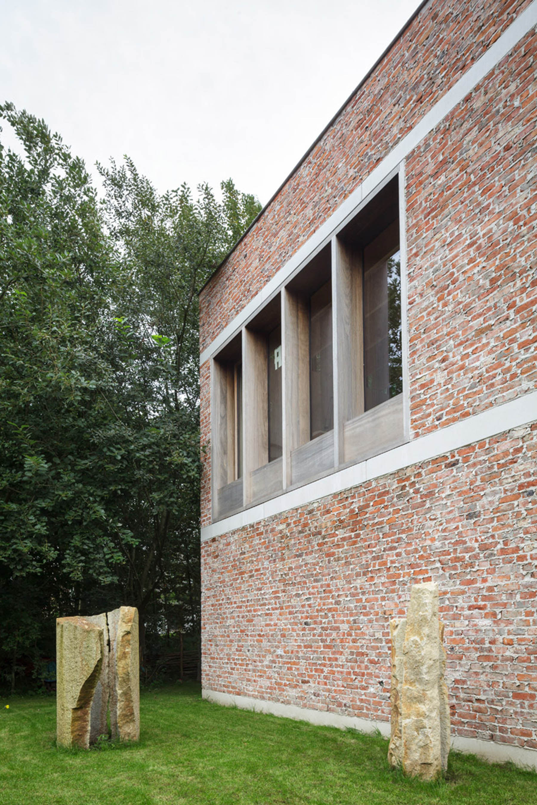 Raamwerk and Van Gelder Tilleman Sculpt A Home And Studio - IGNANT