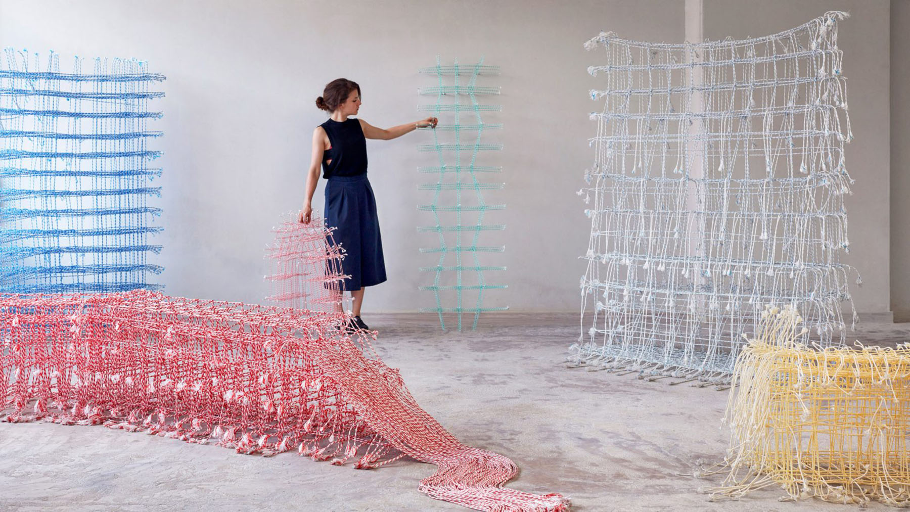 Fransje Gimbrere’s Standing Textiles - IGNANT