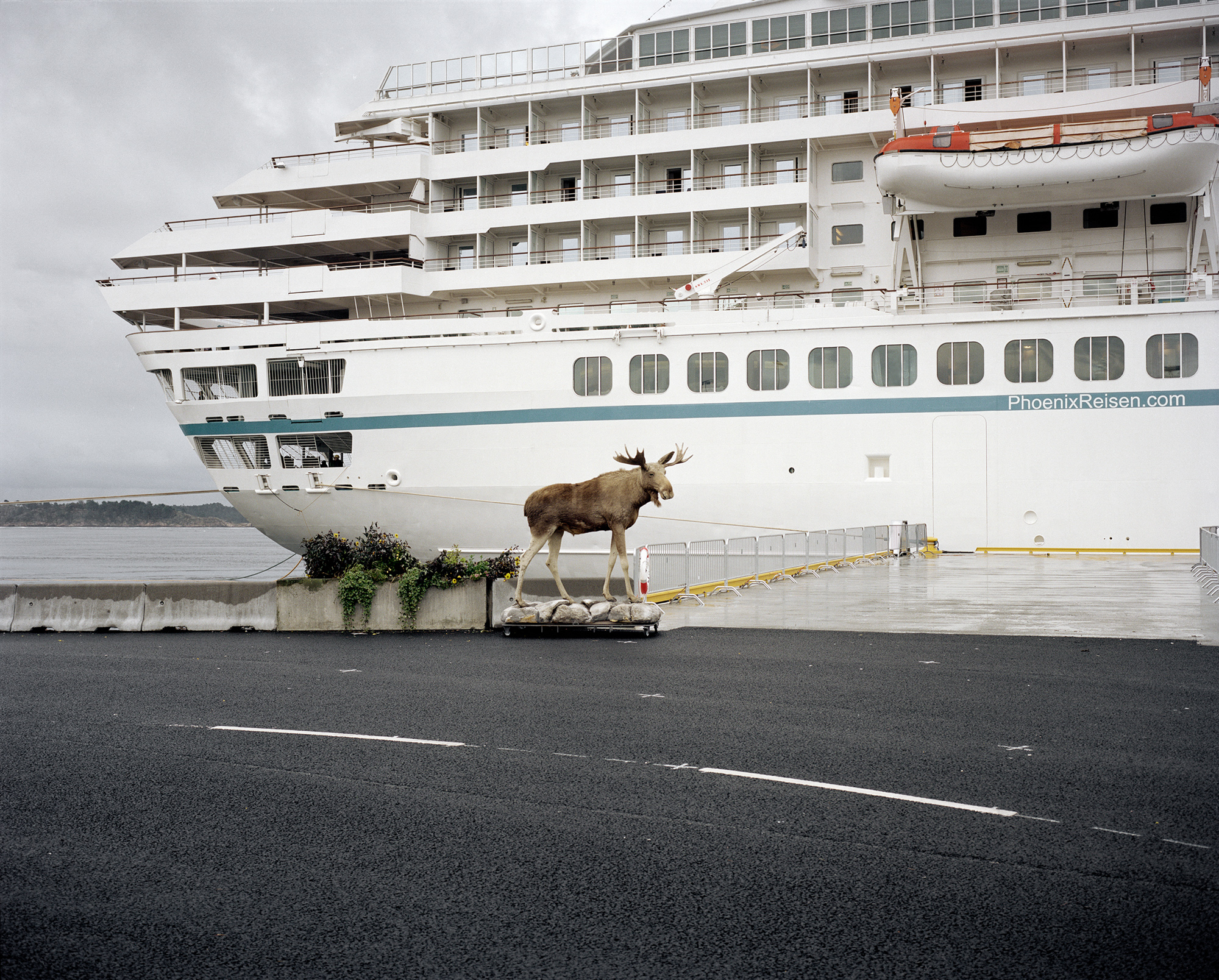 Photo Ping-Pong: Christian Delfino Vs. Helge Skodvin - IGNANT