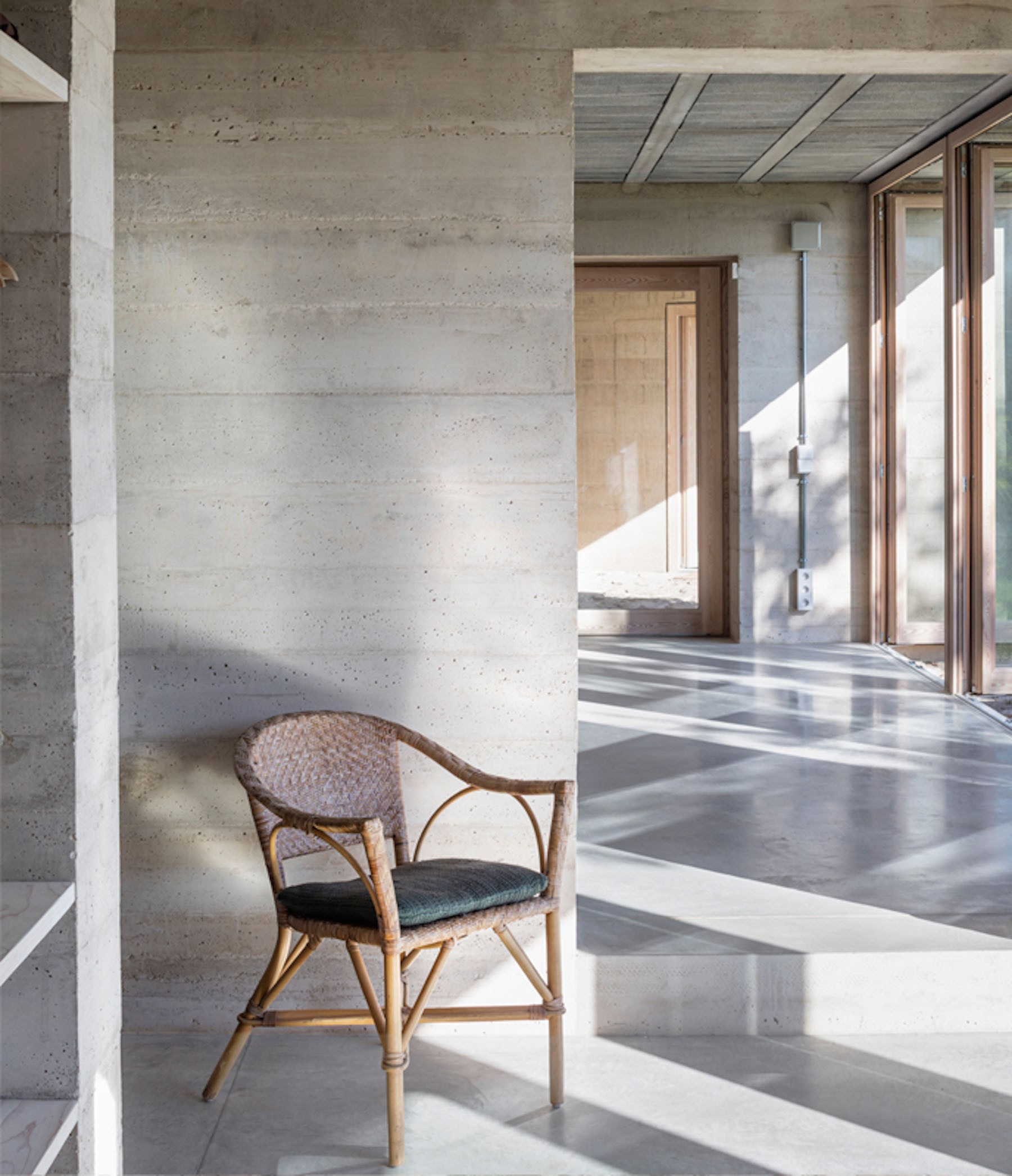 1413 House By Harquitectes Mimics A Stone Wall - IGNANT