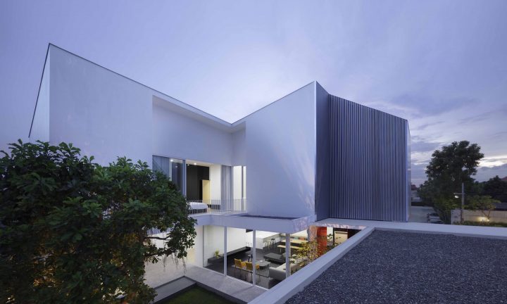 White Box House By Ayutt And Associates Design - IGNANT