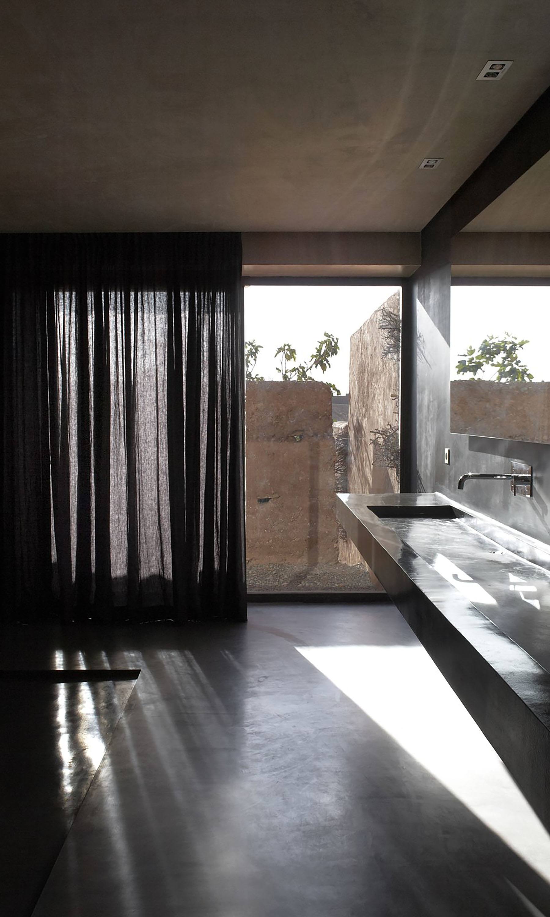 Studio KO's Moroccan Villa Overlooks The Snowy Atlas Mountains - IGNANT