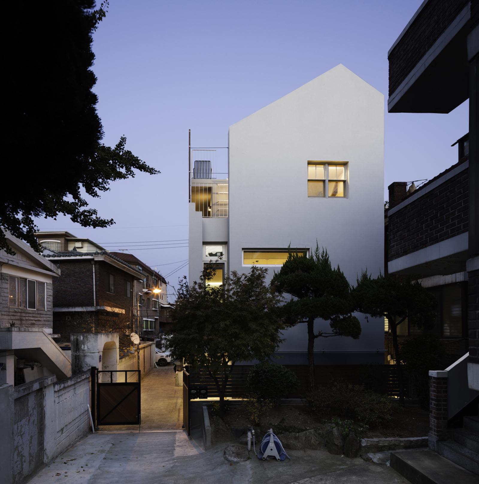 A Forward-Thinking South Korean House By A Round Architects - IGNANT