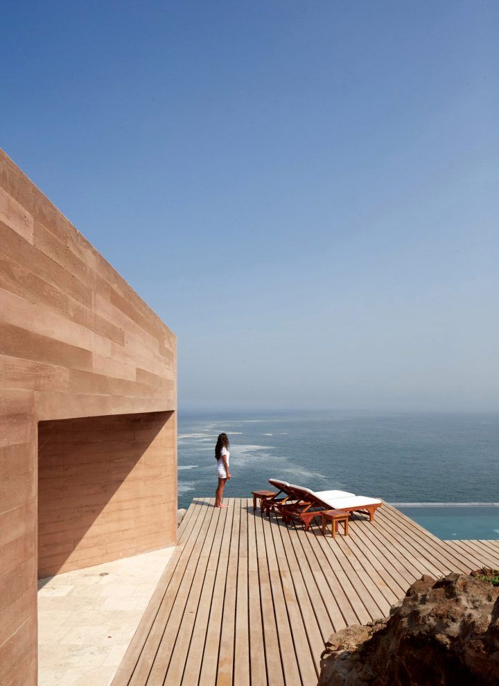 A House In Four Volumes Overlooks The South Pacific Ocean - IGNANT