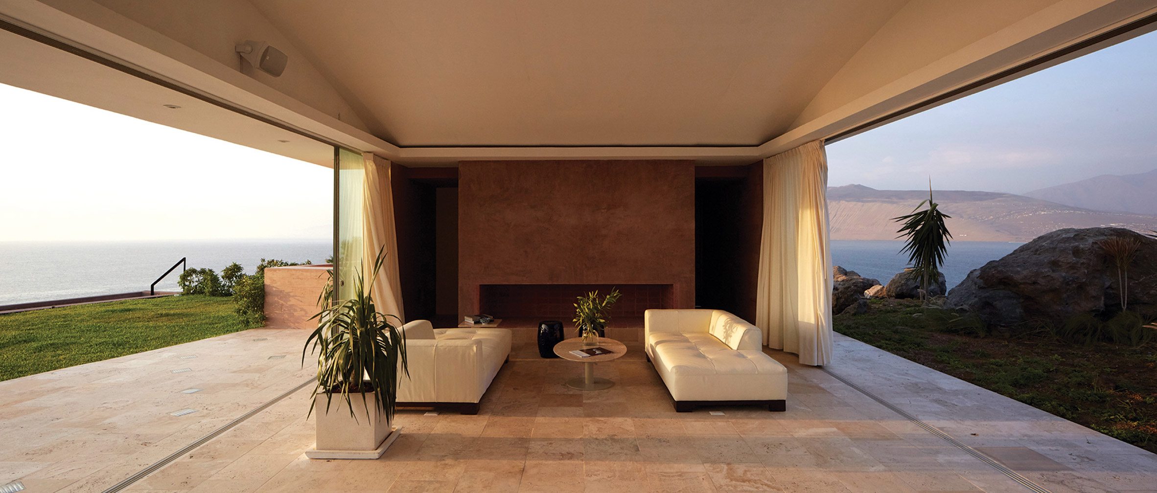 A House In Four Volumes Overlooks The South Pacific Ocean - IGNANT