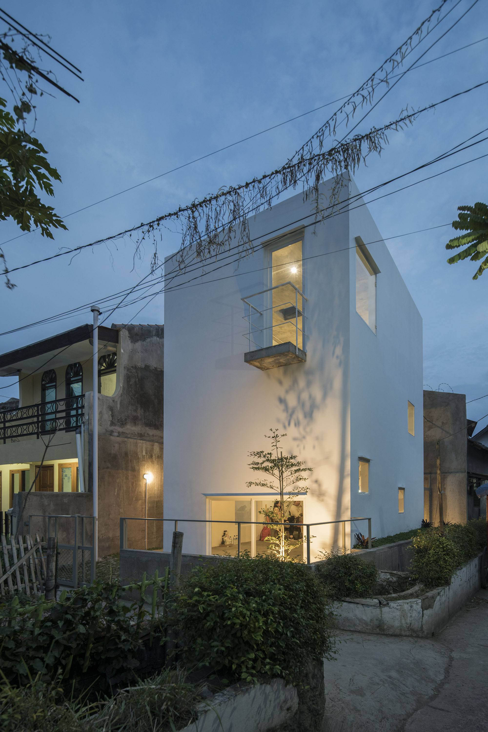 Dua Studio Designs A Home Without Walls - IGNANT