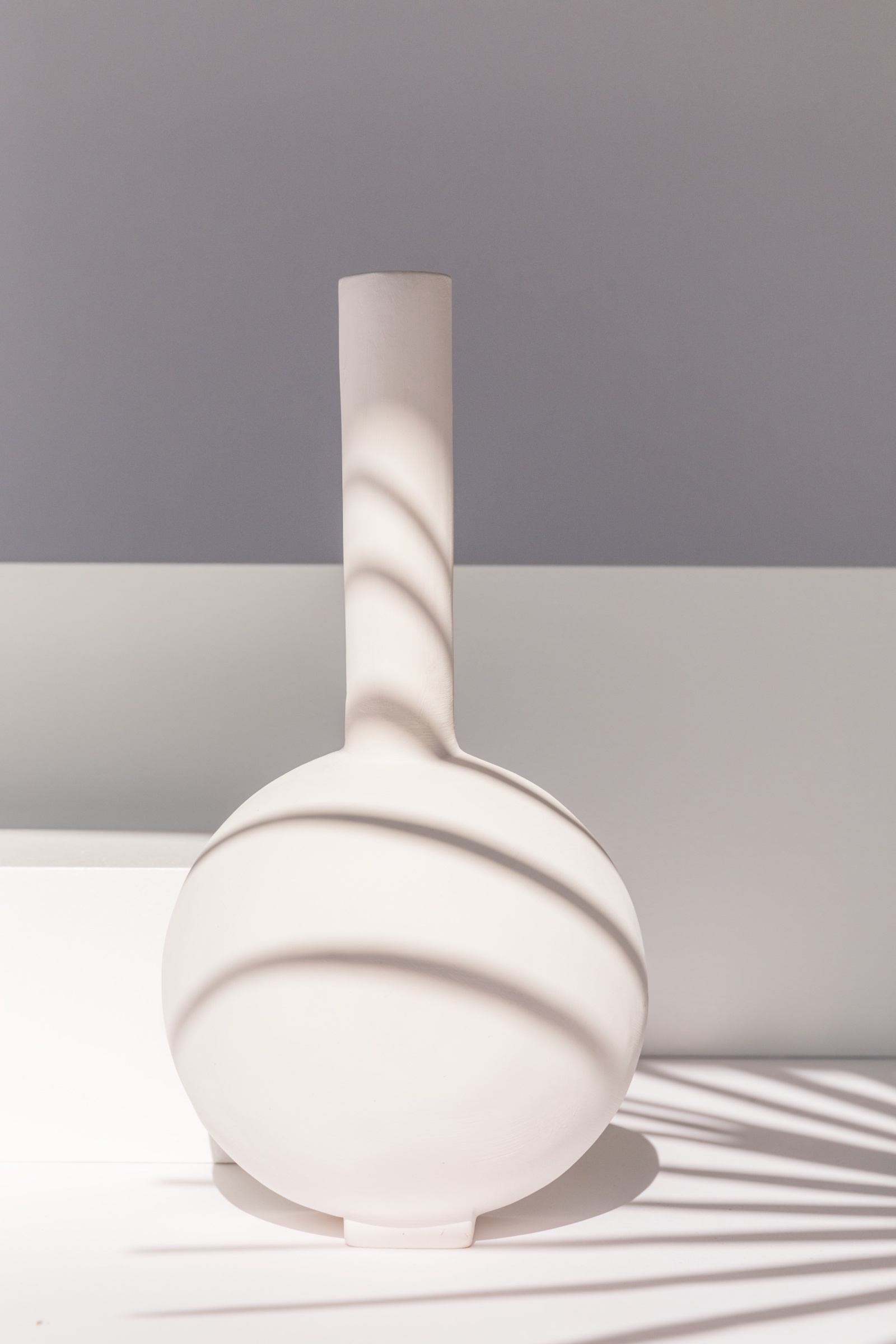 Valeria Vasi, Artistic Expression In Geometric Vases - IGNANT