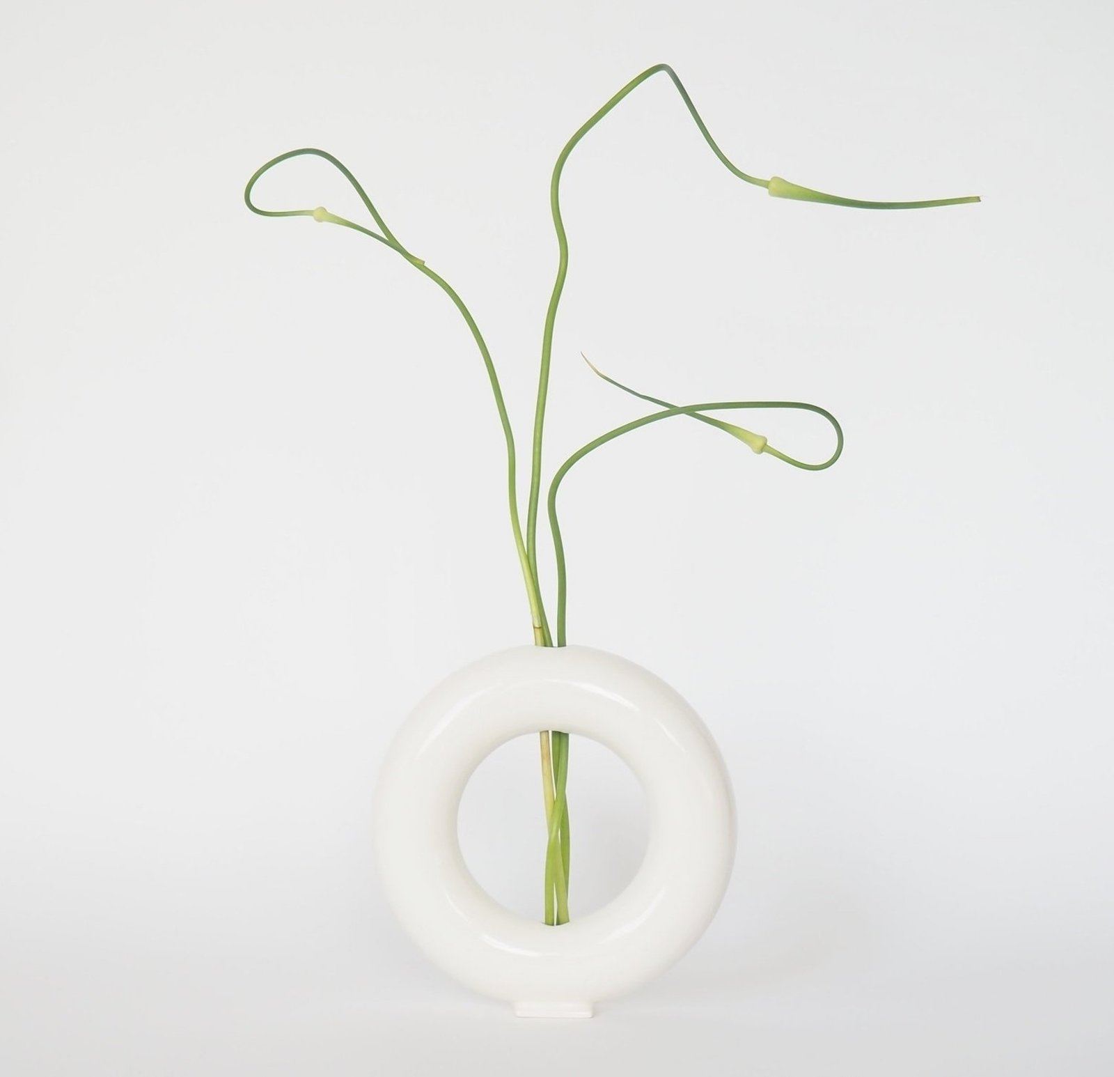Valeria Vasi, Artistic Expression In Geometric Vases - IGNANT