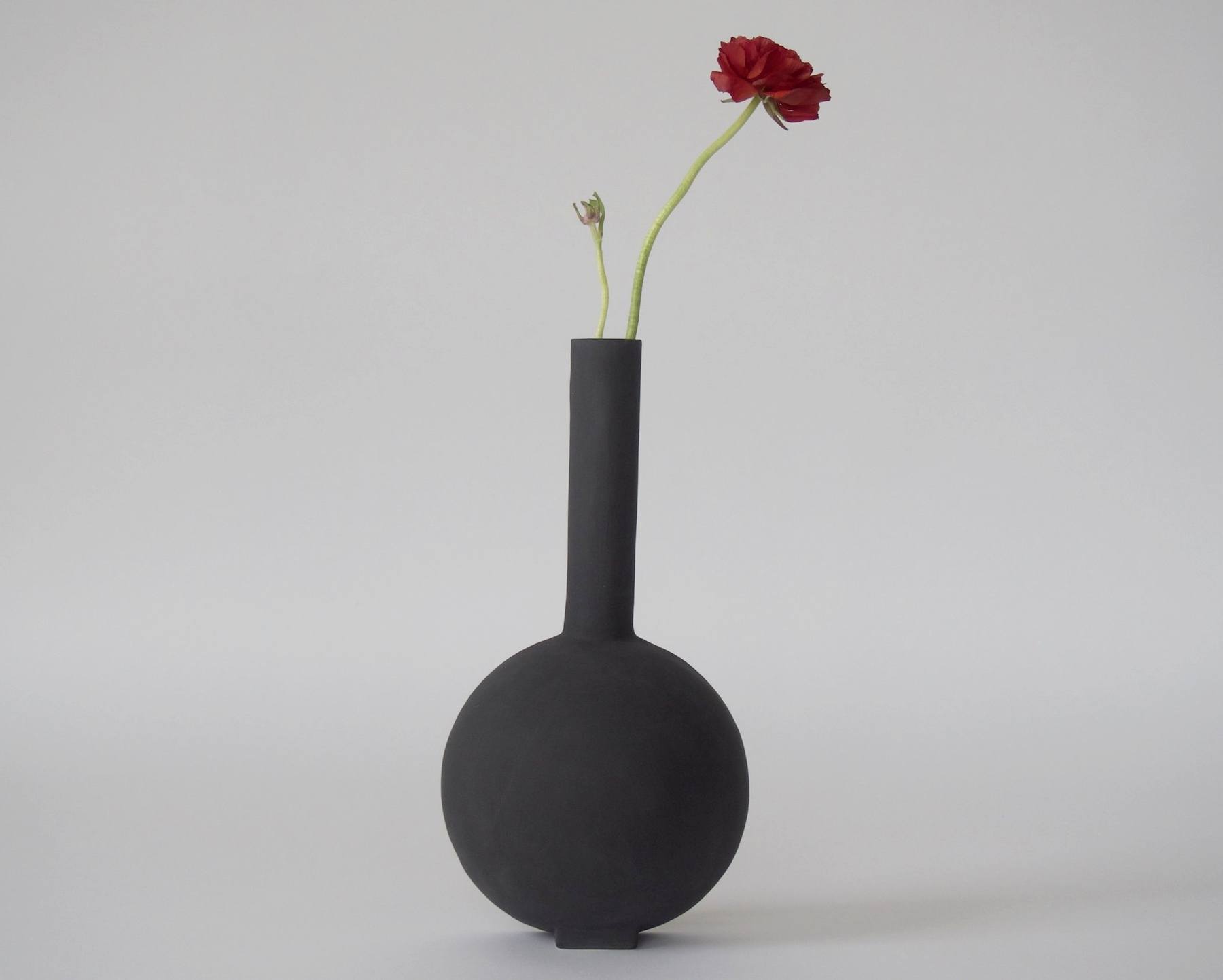 Valeria Vasi, Artistic Expression In Geometric Vases - IGNANT