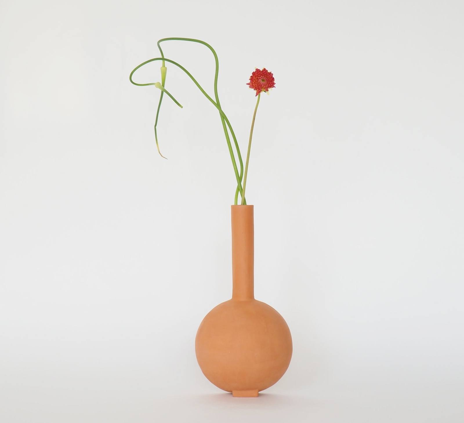 Valeria Vasi, Artistic Expression In Geometric Vases - IGNANT